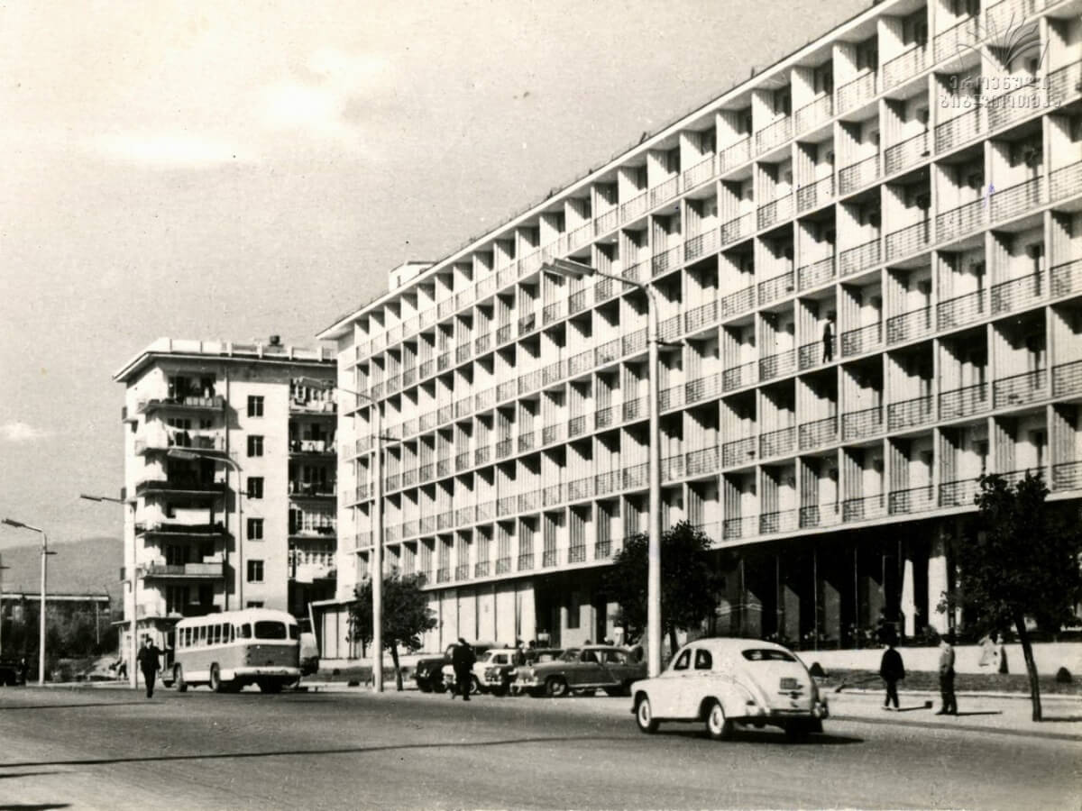 “საკენი” მრავალფუნქციური კომპლექსი რომელიც ვაჟა ფშაველას გამზირზე